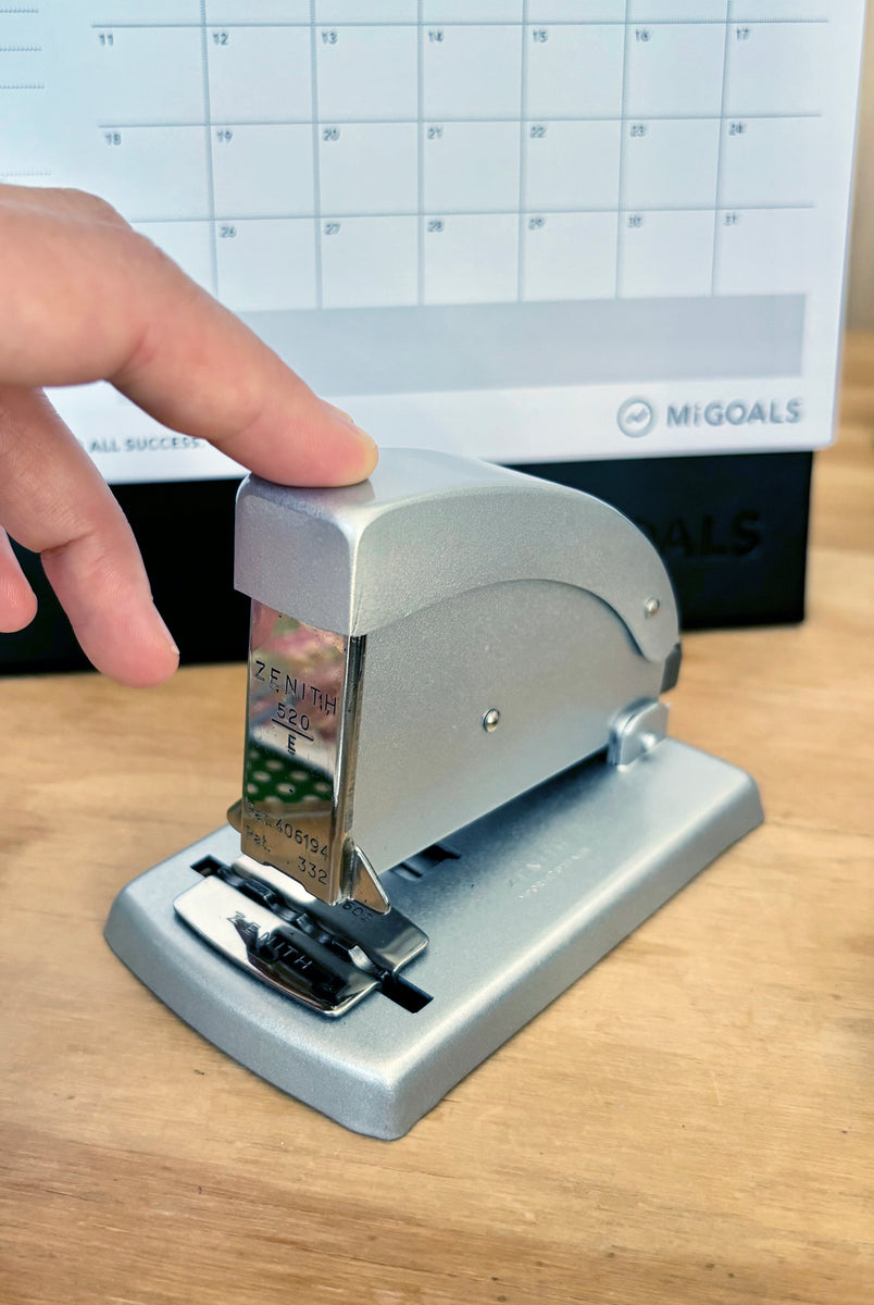 Zenith 520/E Desk Stapler – Pulp Creative Paper